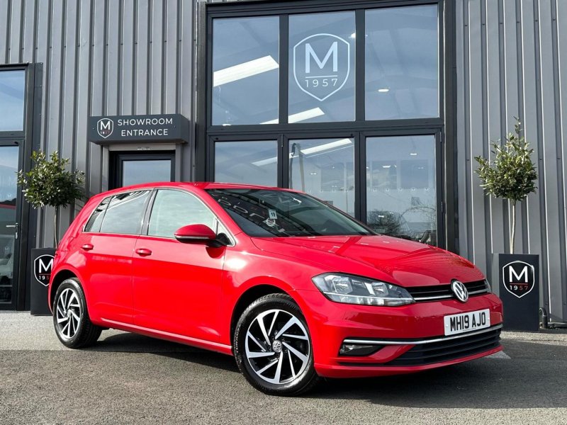 Used VOLKSWAGEN GOLF 2019 Red in St. Helens, Merseyside | Middlehurst ...